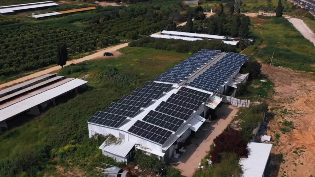 מערכת סולארית על לול בכפר נטר - Energiz | יאנרגיה סולארית ואגירת אנרגיה
